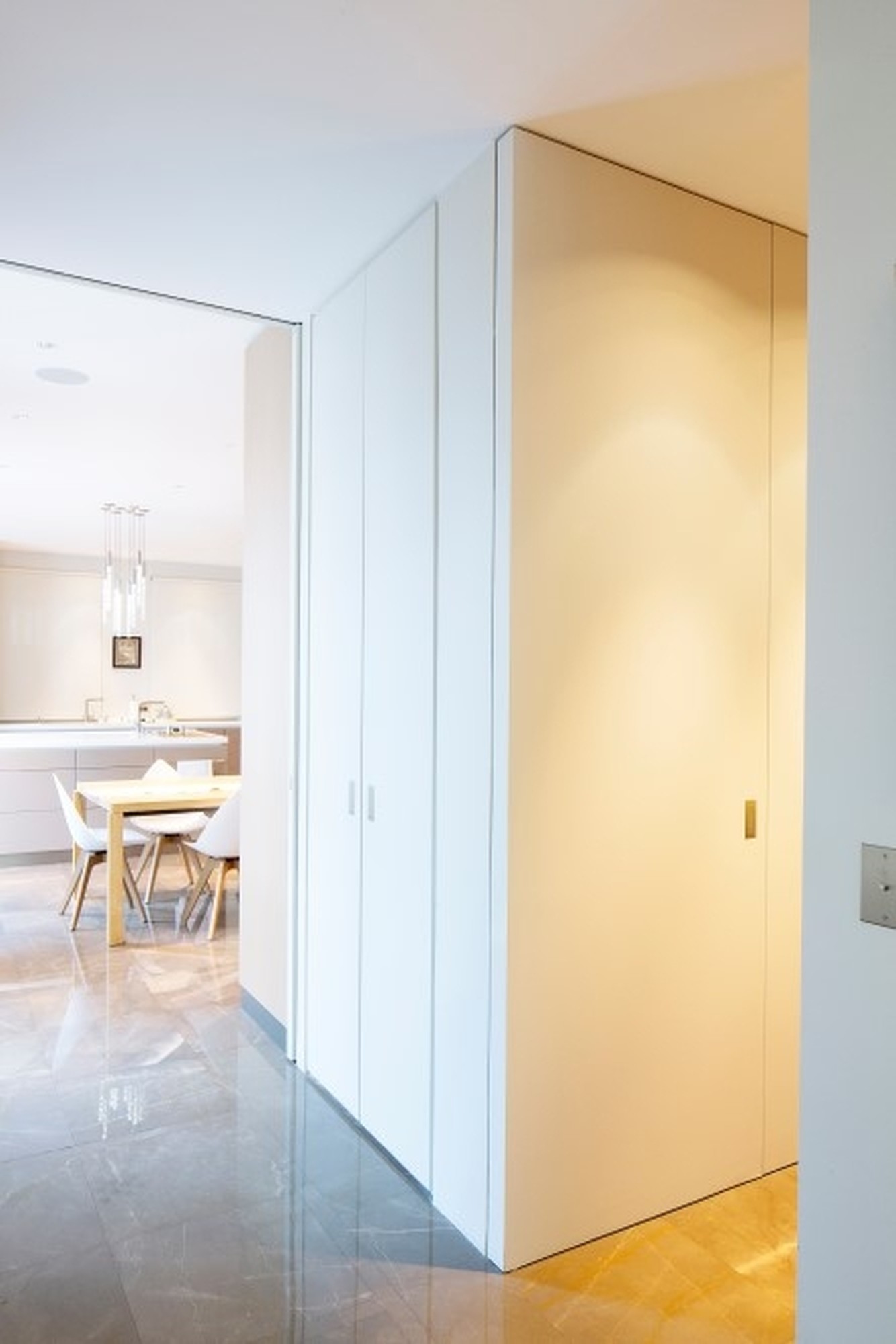 Elezio Design - Création de portes invisibles sur mesure - Paris 7e